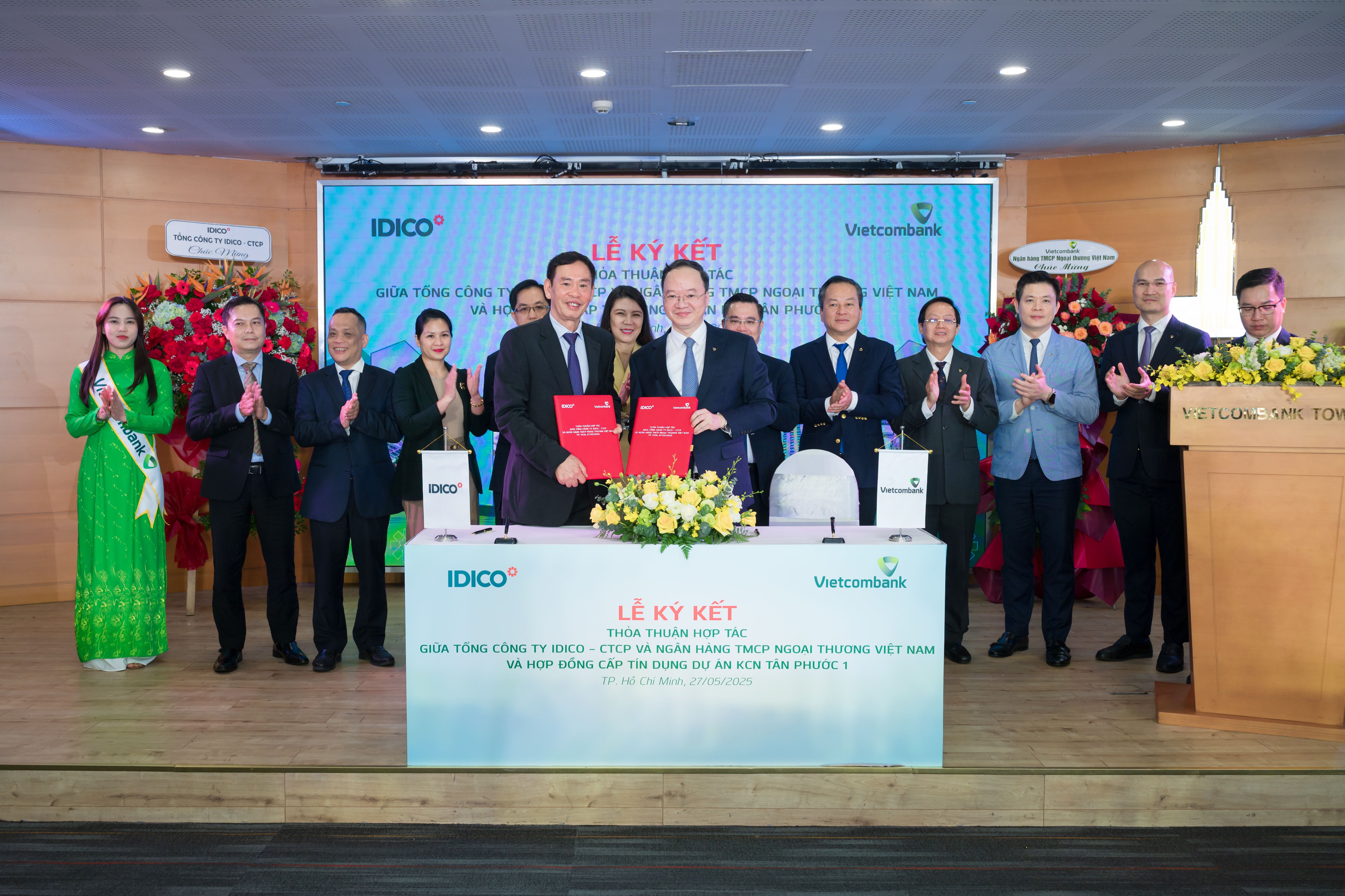 IDICO | [SIGNING CEREMONY] IDICO AND VIETCOMBANK PARTNER TO ADVANCE ...